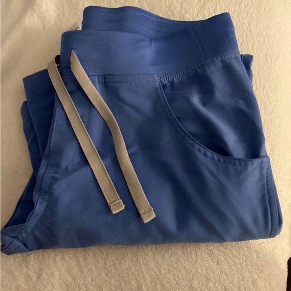 Figs | Pants & Jumpsuits | Figs Kade Cargo Scrub Pants | Poshmark